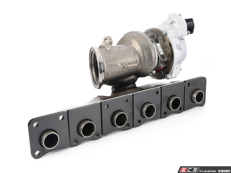 BorgWarner - 11657636423 - Turbocharger with Exhaust Manifold