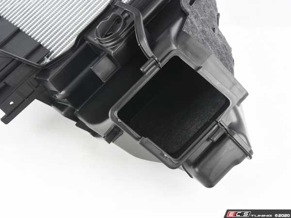 Genuine Volkswagen Audi - 4M1820023 - EVAPORATOR (4M1 820 023)