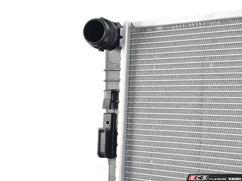 Genuine BMW - 17118623366 - Radiator (17-11-8-623-366)