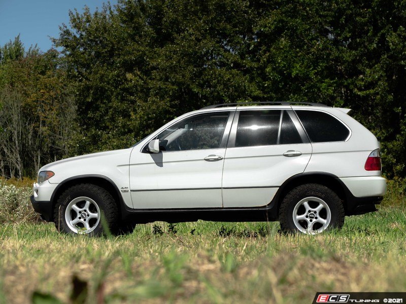 ECS - 008226LA09 - ECS Overland 1.5" Suspension Lift Kit - E53 X5