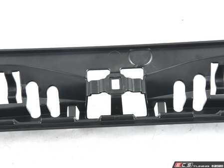 Genuine BMW - 51128067762 - GUIDE, CENTER REAR (51-12-8-067-762)