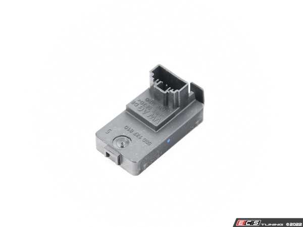 Genuine Volkswagen Audi - 5Q0927810 - HALLSENSOR (5Q0 927 810)