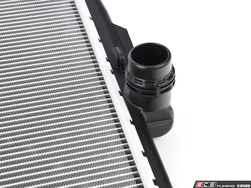 Genuine BMW - 17113414986 - Radiator (17-11-3-414-986)