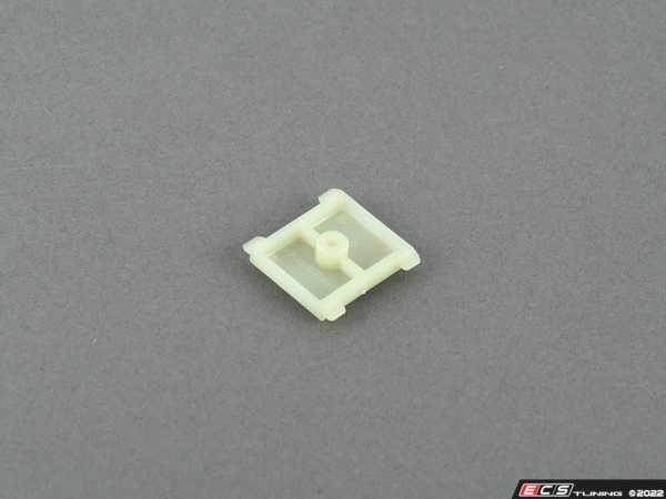 Genuine Mercedes Benz - 0089882178 - CLIP