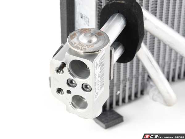 Genuine Volkswagen Audi - 7P0820101B - EVAPORATOR (7P0 820 101 B)