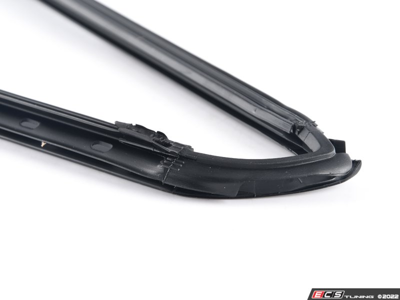 Genuine BMW - 51318159784 - Upper Windshield Sealing Gasket (51-31-8 ...