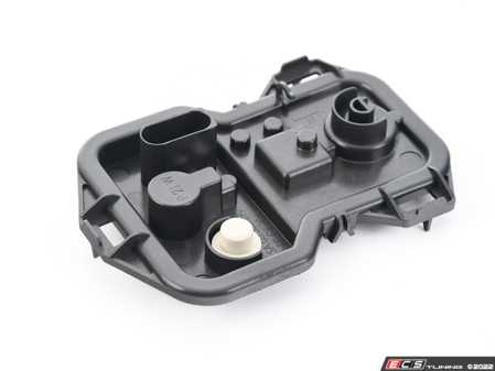 Genuine BMW - 63217390231 - F26 Outer Taillight Bulb Socket - Priced ...