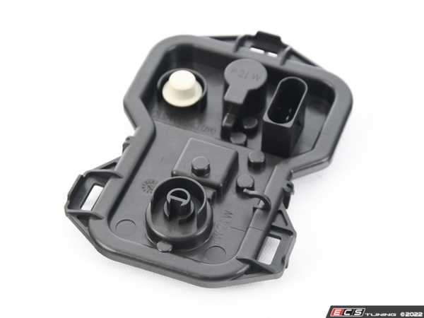 Genuine BMW - 63217390231 - F26 Outer Taillight Bulb Socket - Priced ...