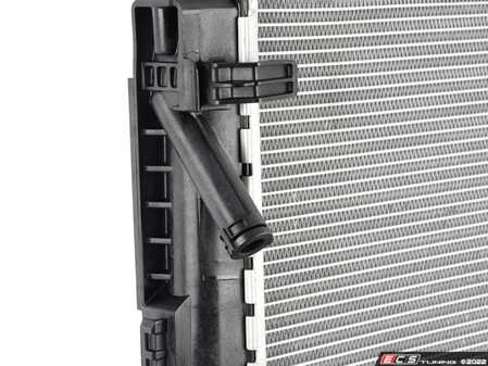 Genuine BMW - 17118476010 - Radiator (17-11-8-476-010)