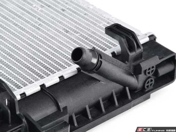 Genuine BMW - 17118476010 - Radiator (17-11-8-476-010)