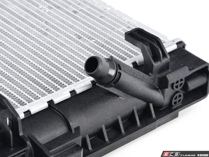 Genuine BMW - 17118476010 - Radiator (17-11-8-476-010)