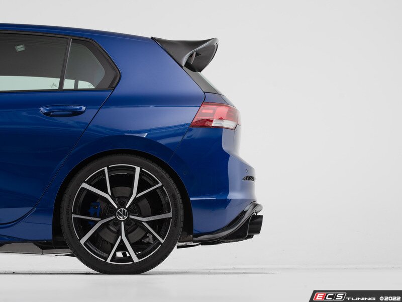 ECS - 033231la01KT - MK8 Golf R Rear Diffuser - Gloss Black