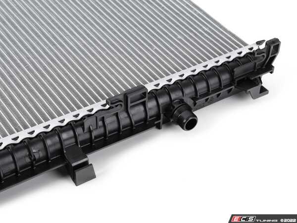 Genuine BMW - 17119468695 - Radiator (17-11-9-468-695)