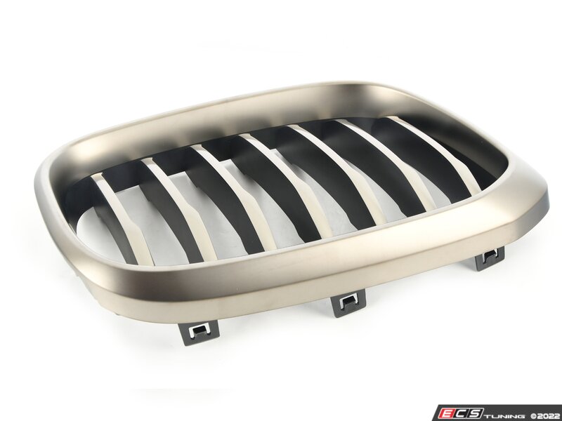 Genuine BMW - 51137464934 - Grille - Front - Right - Mpa (51-13-7-464-934)