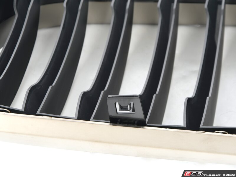 Genuine BMW - 51137464934 - Grille - Front - Right - Mpa (51-13-7-464-934)