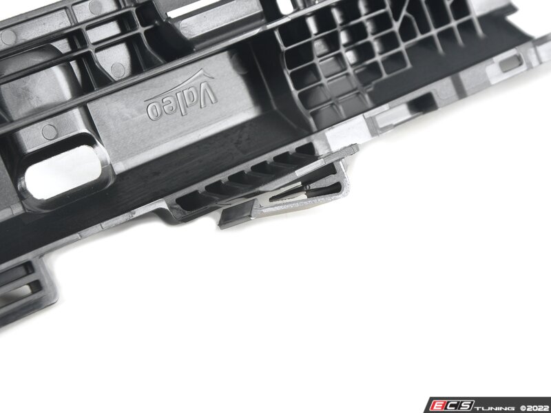 Genuine BMW - 17118666839 - Covering Right (17-11-8-666-839)