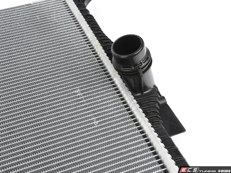 Genuine BMW - 17118652497 - Radiator (17-11-8-652-497)