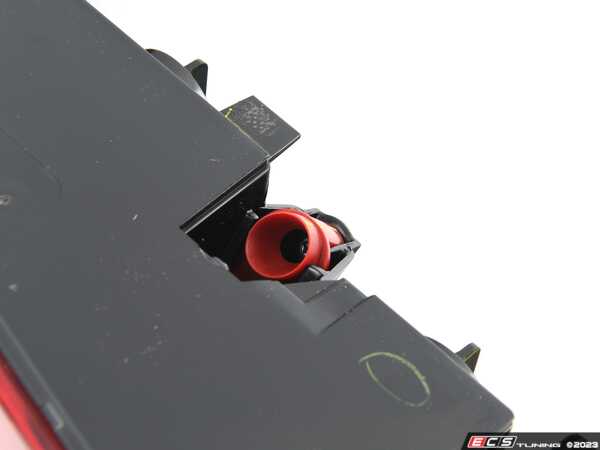 Genuine Volkswagen Audi - 80A945070E - TAILLIGHT (80A 945 070 E)