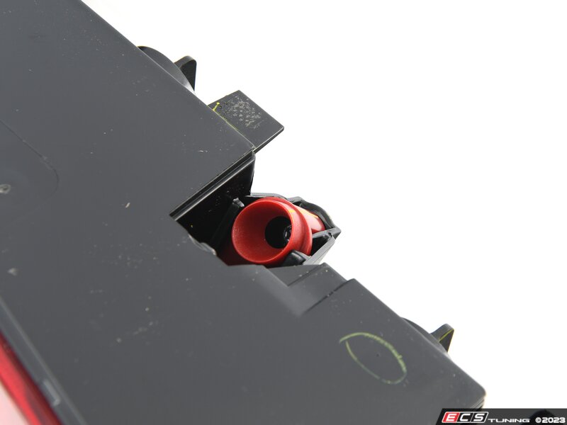 Genuine Volkswagen Audi - 80A945070E - TAILLIGHT (80A 945 070 E)