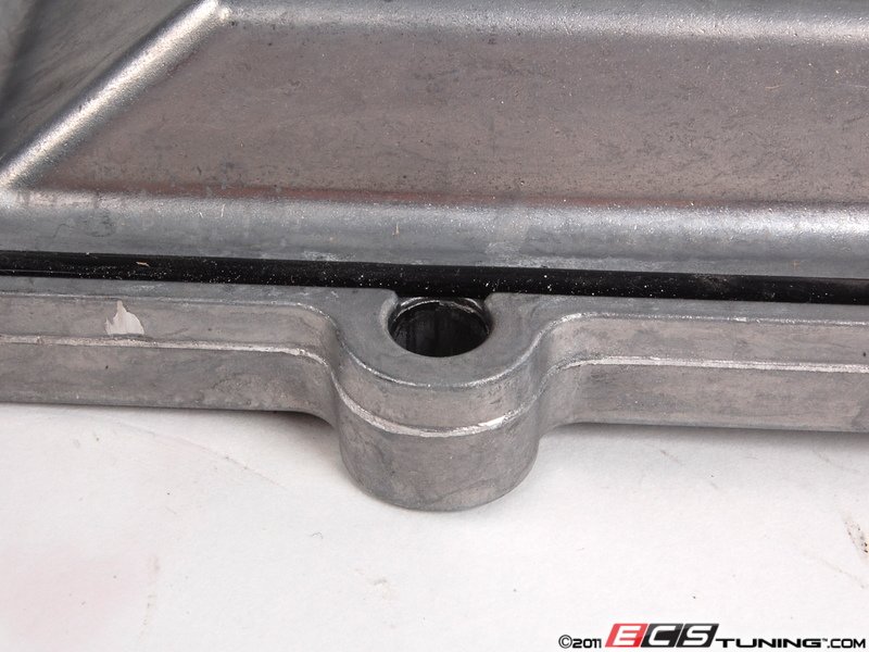 Genuine BMW - 11147506384 - Cover Cap with Gasket for Engine Block ...