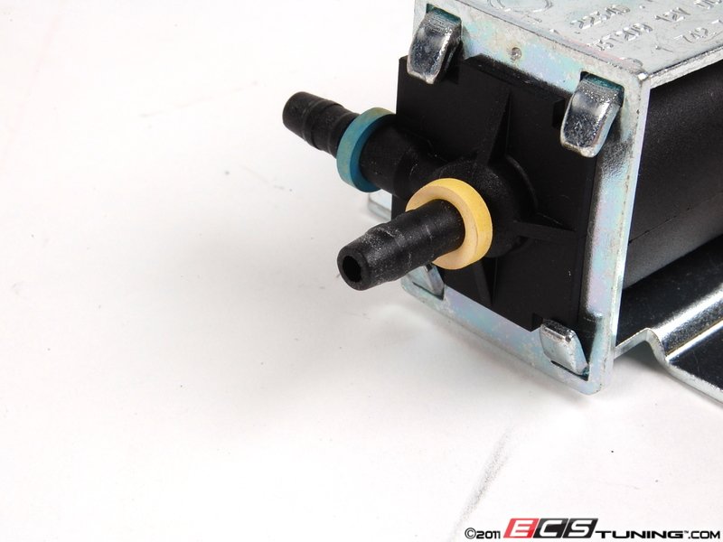 Genuine BMW - 11741742711 - Vacuum Control Valve (11-74-1-742-711)