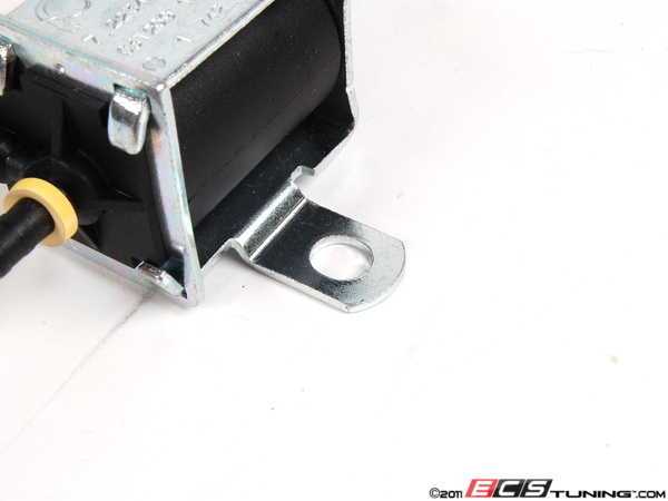 Genuine BMW - 11741742711 - Vacuum Control Valve (11-74-1-742-711)