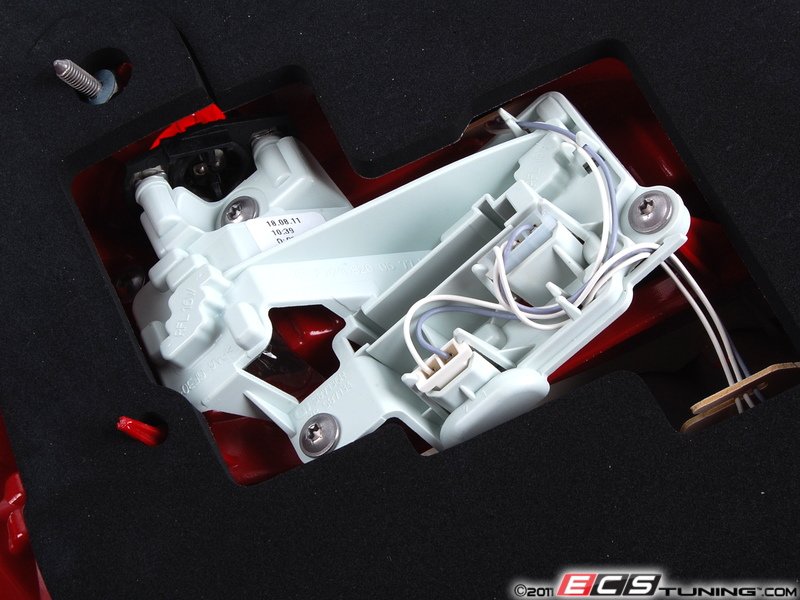 Genuine Mercedes Benz - 2218201464 - Tail Lamp Assembly