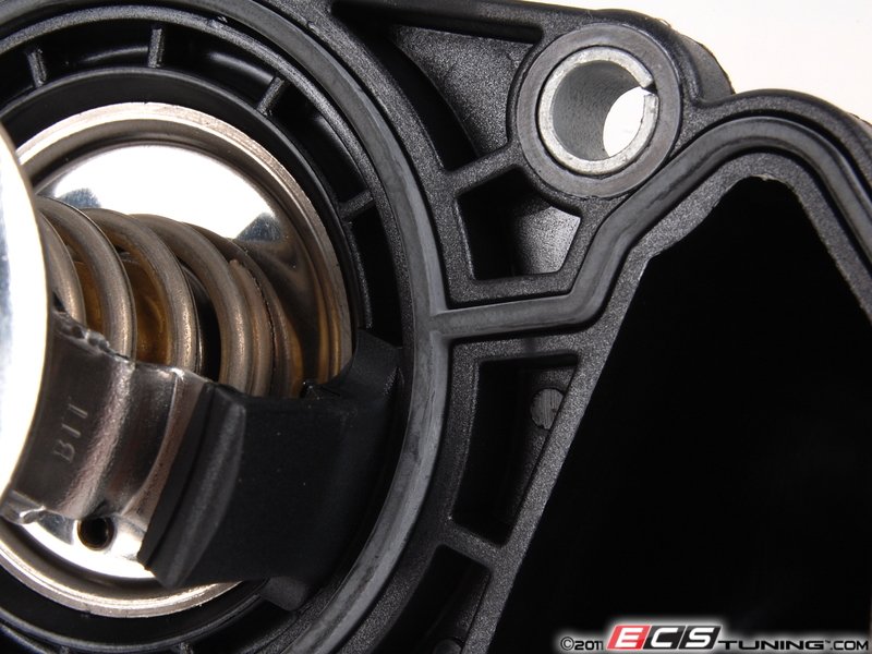 Genuine BMW - 11531743017 - Thermostat - With Housing (11-53-1-743-017)