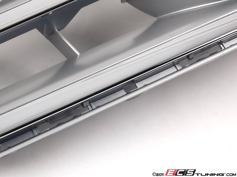 Genuine Mercedes Benz - 1698802183 - B Series Front Center Grille