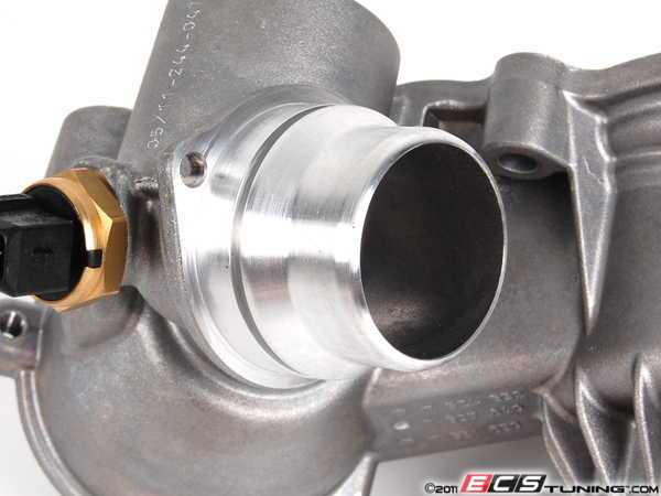 Genuine BMW - 11517586780 - Remanufactured Water Pump (11-51-7-586-780)