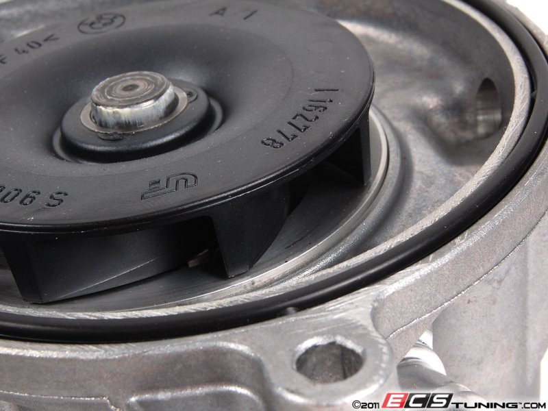 Genuine BMW - 11517586780 - Remanufactured Water Pump (11-51-7-586-780)