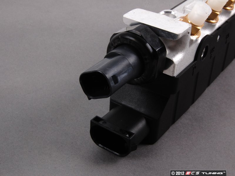 Genuine Mercedes Benz - 2203200258 - Air Suspension Valve Block