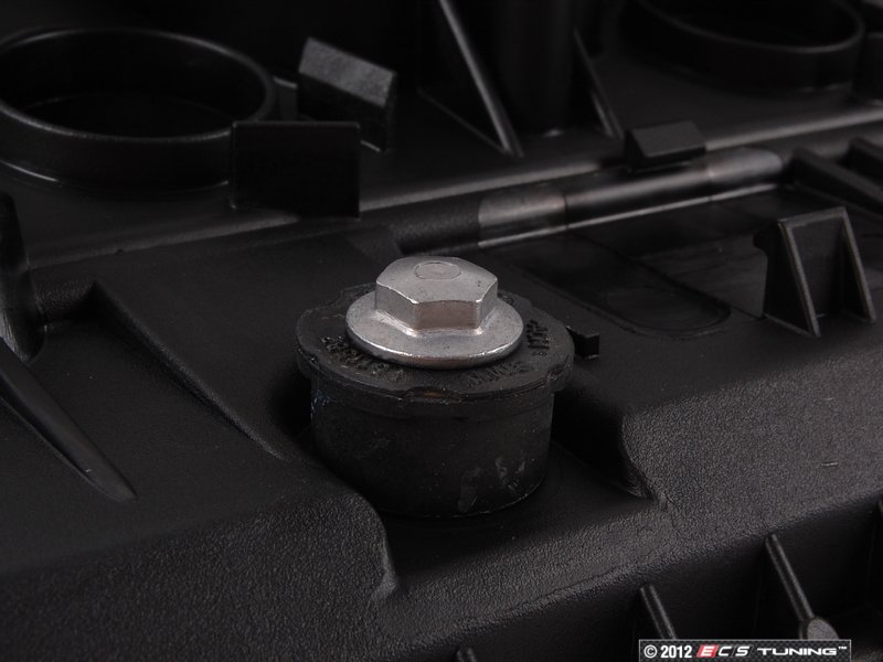 Genuine BMW - 11127563474 - Valve Cover - Right (11-12-7-563-474)