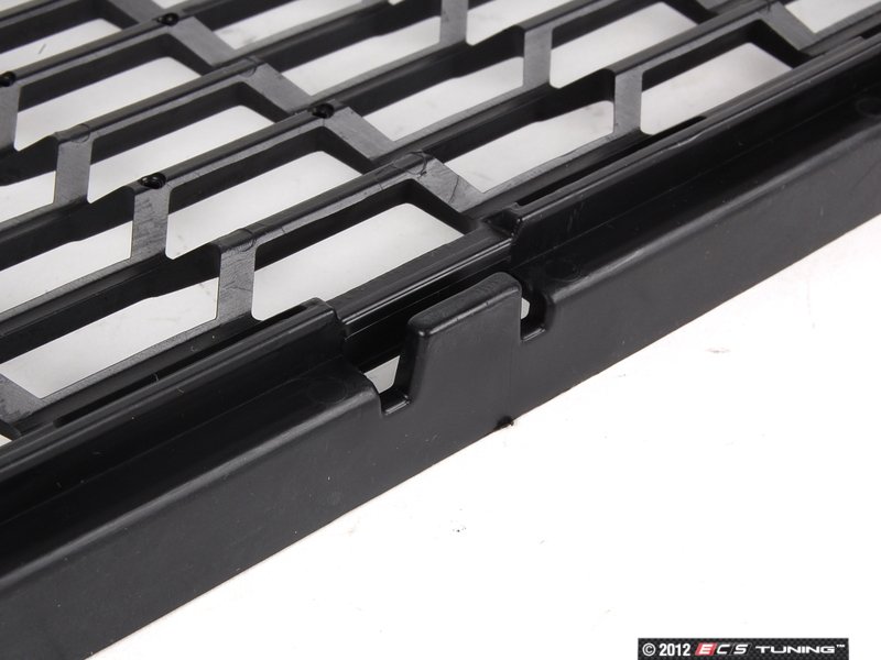 Genuine BMW - 51118047402 - Bumper Grill - Center (51-11-8-047-402)