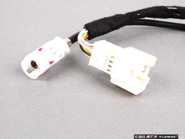 Genuine BMW - 61129202724 - WIRES FOR AUX AND US (61-12-9-202-724)