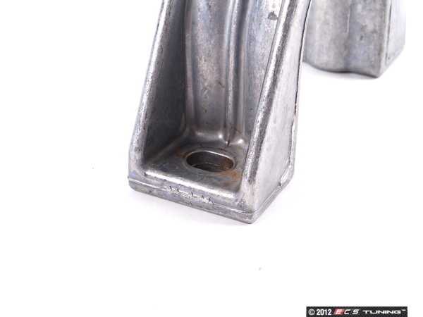Genuine BMW - 31356757100 - Front Sway Bar Bracket - Right (31-35-6-757 ...