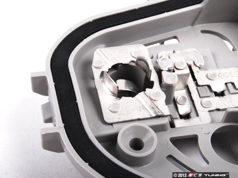 Genuine Volkswagen Audi - 561945258 - Outer Bulb Holder - Right (561 ...