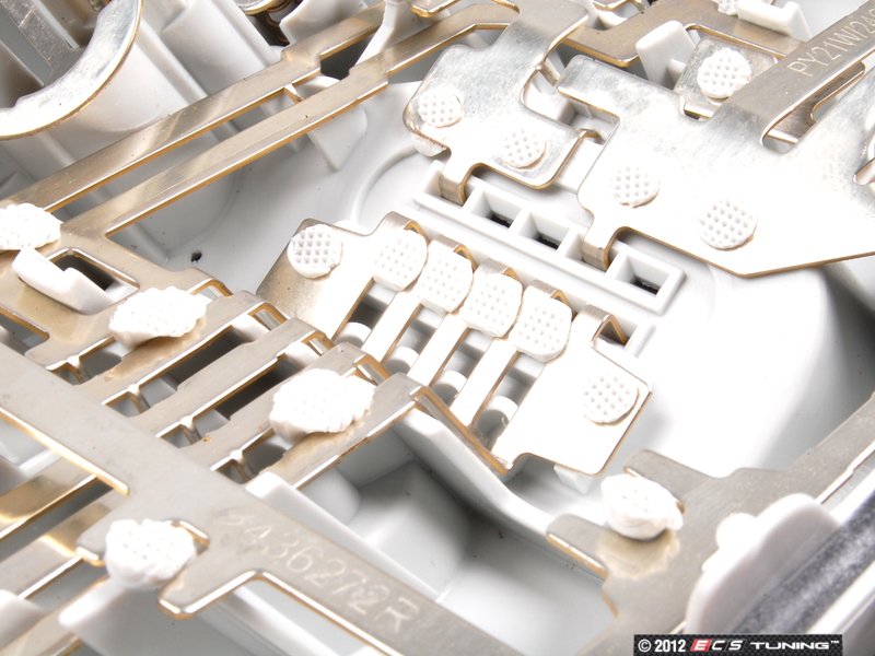 Genuine Volkswagen Audi - 4F5945222C - Outer Bulb Carrier - right (4F5 ...