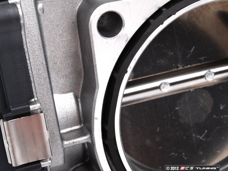 Genuine BMW - 13547556119 - Throttle Body (13-54-7-556-119)