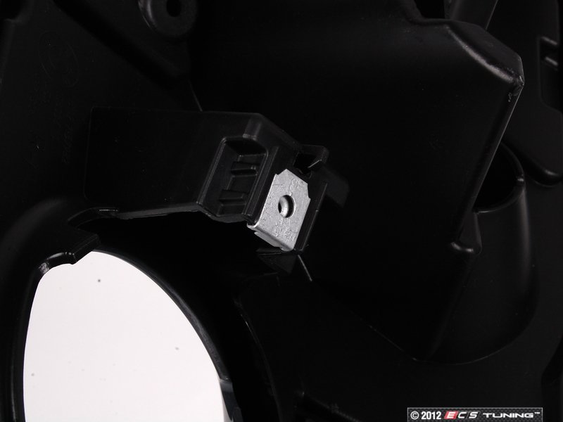 Genuine BMW - 51657178400 - Front Fender - Right (51-65-7-178-400)