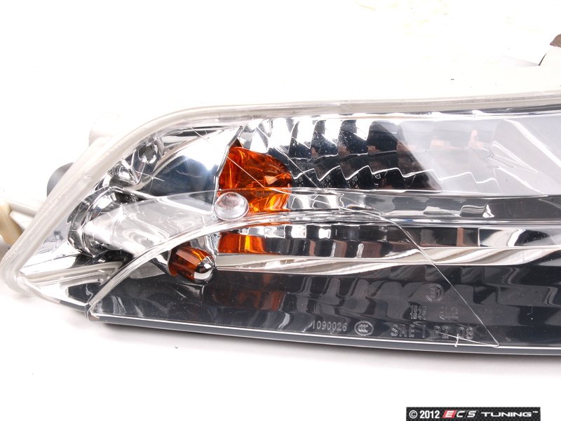 Genuine BMW - 63137165808 - Front White Indicator Assembly - Right (63 ...