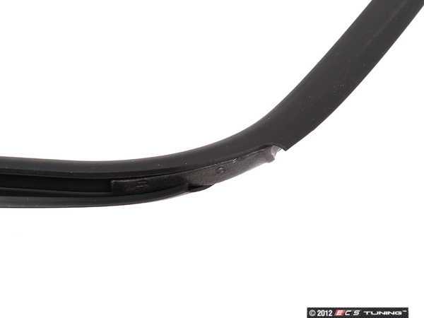 Genuine BMW - 51318196162 - Upper Exterior Windshield Gasket (51-31-8 ...