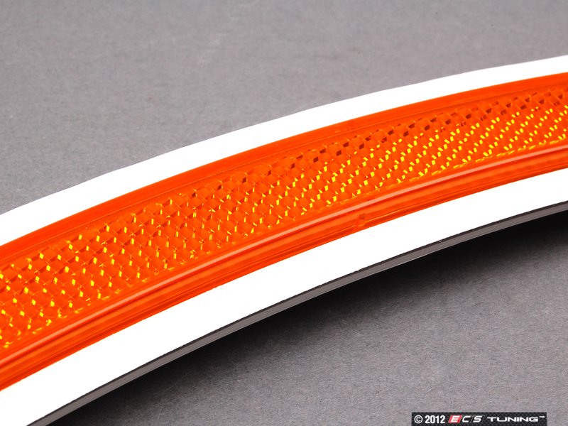 Genuine BMW - 63147185744 - Reflector - Bumper Cover (Yellow) (63-14-7 ...