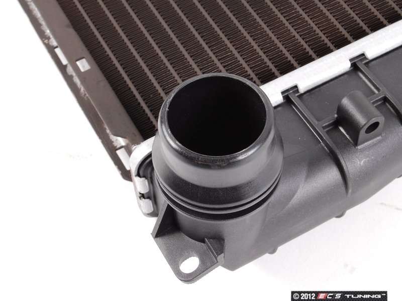 Genuine BMW - 17117513922 - Radiator (17-11-7-513-922)