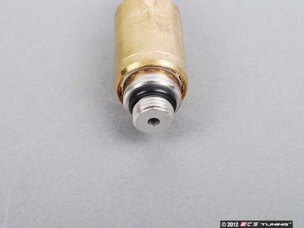 Genuine Porsche - 95535873002 - Rear Air Suspension Pressure Holding ...