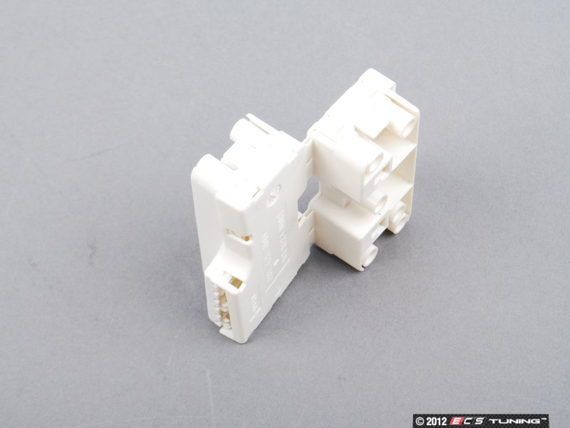 Genuine BMW - 61131378126 - Plug Housing (61-13-1-378-126)