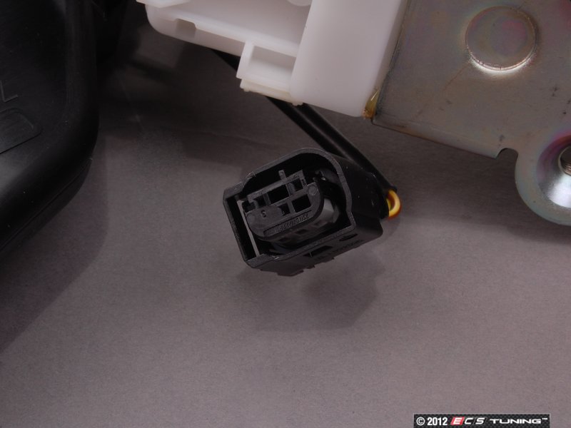 Genuine Mercedes Benz - 1647302735 - DOOR LOCK