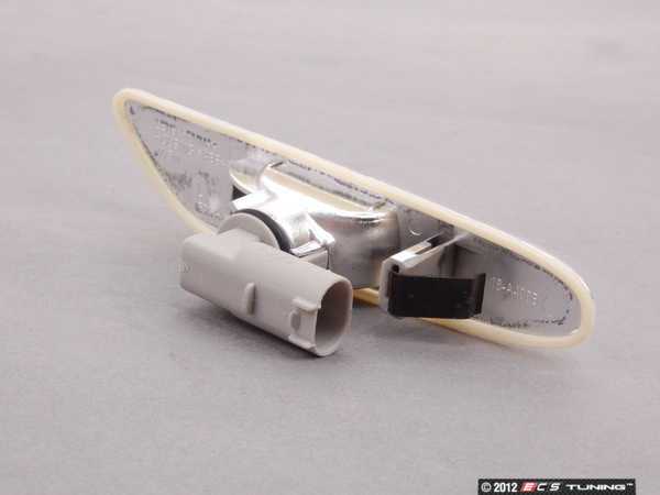 TYC - 63137253325 - Clear Side Marker Assembly