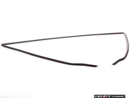 Vaico - 51318159784 - E39 Upper Windshield Sealing Gasket