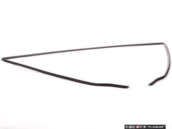 Vaico - 51318159784 - E39 Upper Windshield Sealing Gasket